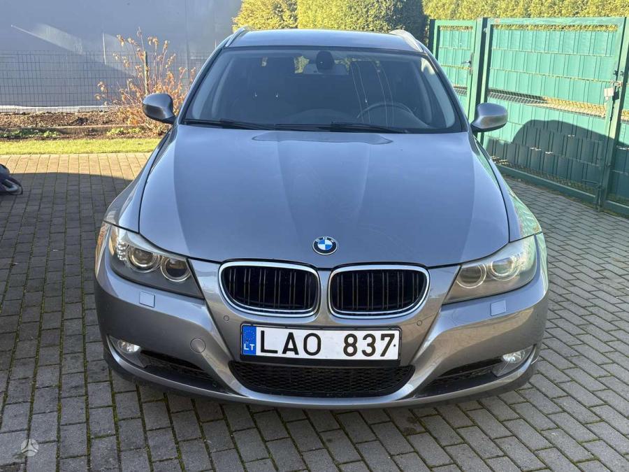 Grey BMW 330 2011 in Vilnius, with an engine capacity of 2.99 L and mileage of 443 thousand km for 4600 €, photo 4 on AUTOMOTO.COM.LV