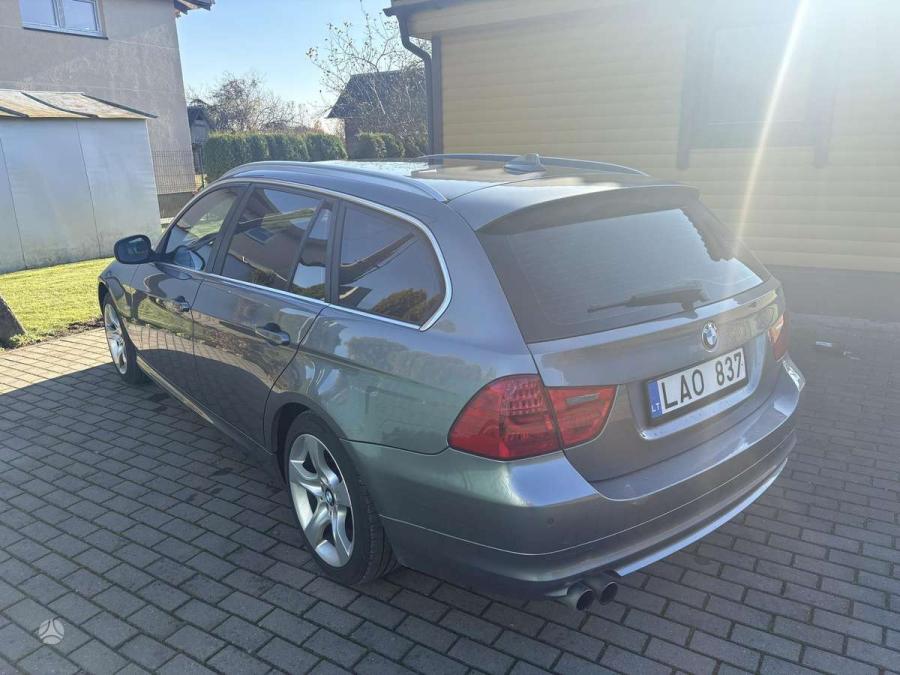 Grey BMW 330 2011 in Vilnius, with an engine capacity of 2.99 L and mileage of 443 thousand km for 4600 €, photo 6 on AUTOMOTO.COM.LV