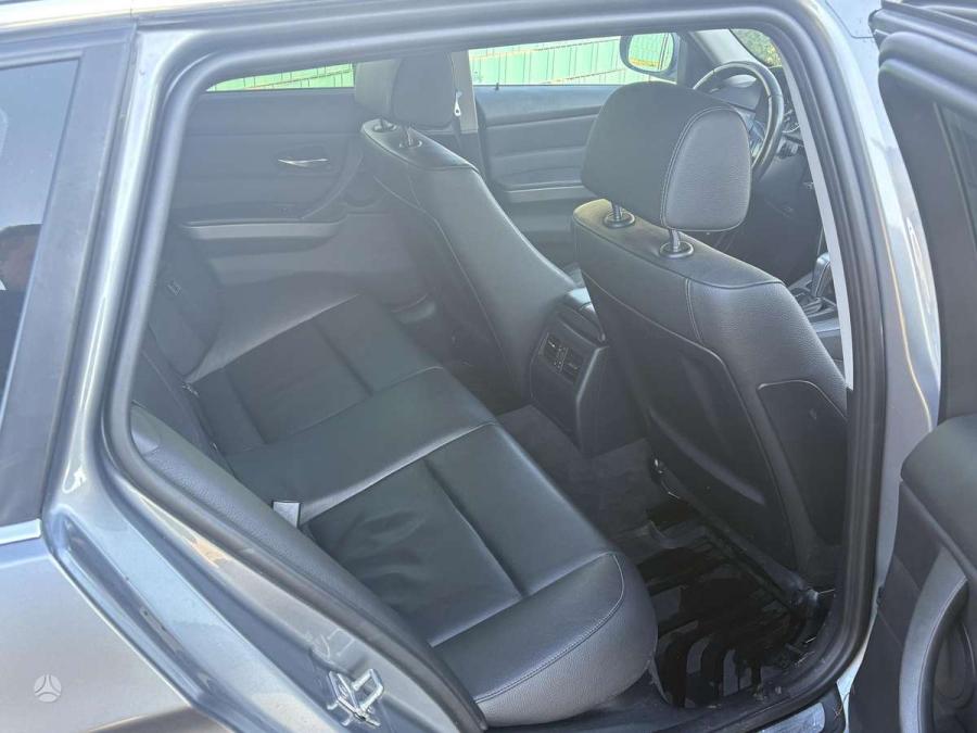 Grey BMW 330 2011 in Vilnius, with an engine capacity of 2.99 L and mileage of 443 thousand km for 4600 €, photo 10 on AUTOMOTO.COM.LV