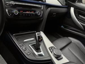 Grey BMW 330 2015 in Riga, with an engine capacity of 3.00 L and mileage of 307 thousand km for 9990 €, photo 14 on AUTOMOTO.COM.LV