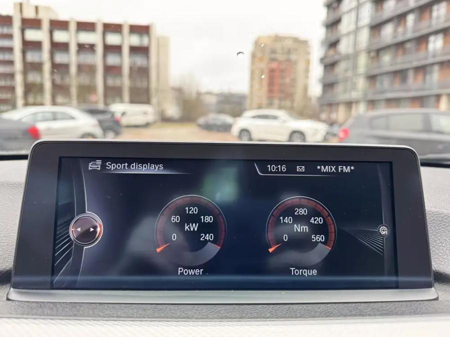 Grey BMW 330 2015 in Riga, with an engine capacity of 3.00 L and mileage of 307 thousand km for 9990 €, photo 19 on AUTOMOTO.COM.LV