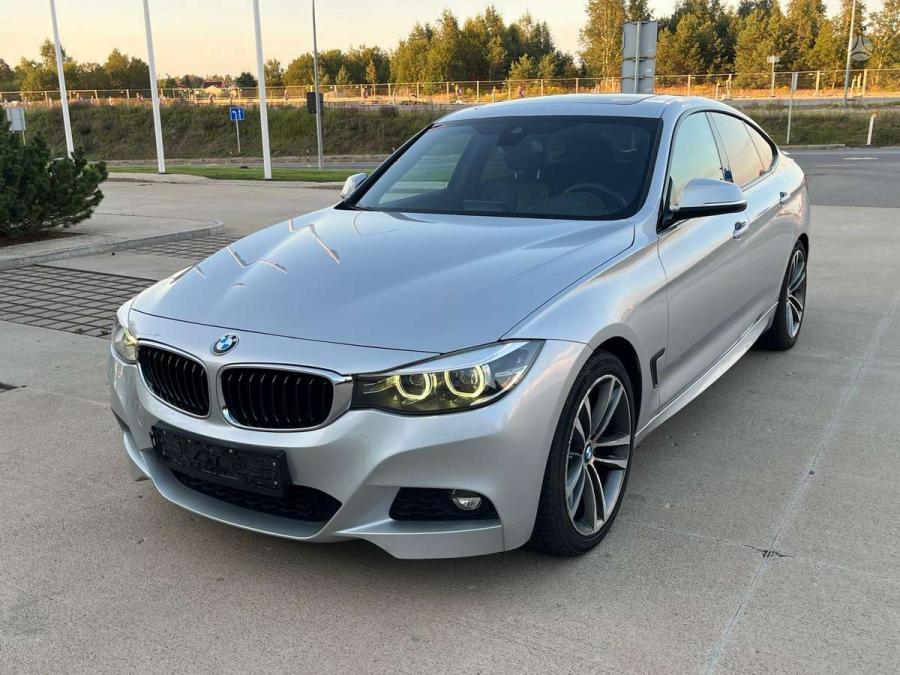 Grey BMW 330 2016 in Vilnius, with an engine capacity of 2.99 L and mileage of 269 thousand km for 14500 €, photo 1 on AUTOMOTO.COM.LV