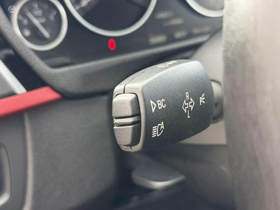 Pelēks BMW 330 2016 Viļņa, ar dzinēja tilpumu 2.99 L un nobraukumu 267 tūkst. km par 13900 €, foto 16 vietnē AUTOMOTO.COM.LV
