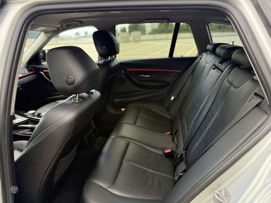 Pelēks BMW 330 2016 Viļņa, ar dzinēja tilpumu 2.99 L un nobraukumu 267 tūkst. km par 13900 €, foto 21 vietnē AUTOMOTO.COM.LV