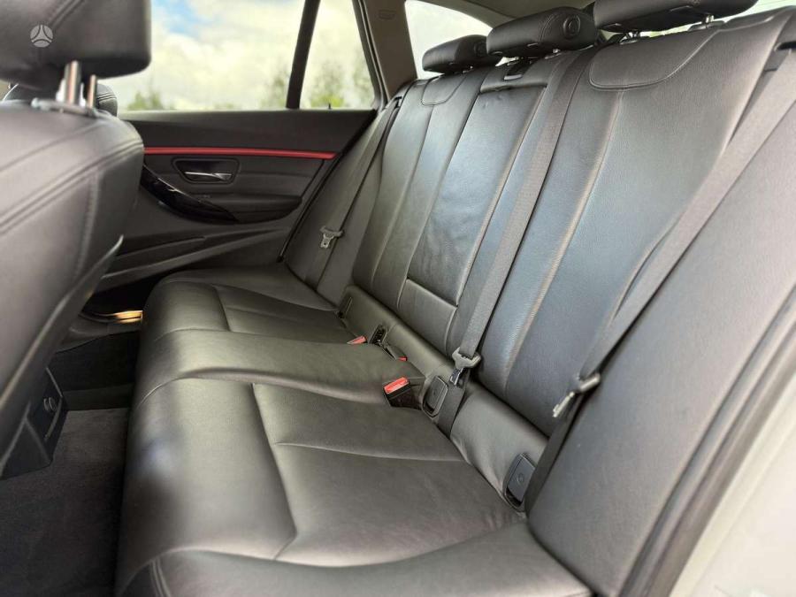 Pelēks BMW 330 2016 Viļņa, ar dzinēja tilpumu 2.99 L un nobraukumu 267 tūkst. km par 13900 €, foto 23 vietnē AUTOMOTO.COM.LV