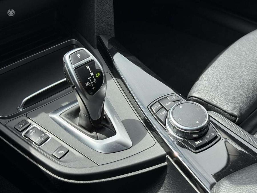 Pelēks BMW 330 2016 Viļņa, ar dzinēja tilpumu 2.99 L un nobraukumu 267 tūkst. km par 13900 €, foto 29 vietnē AUTOMOTO.COM.LV