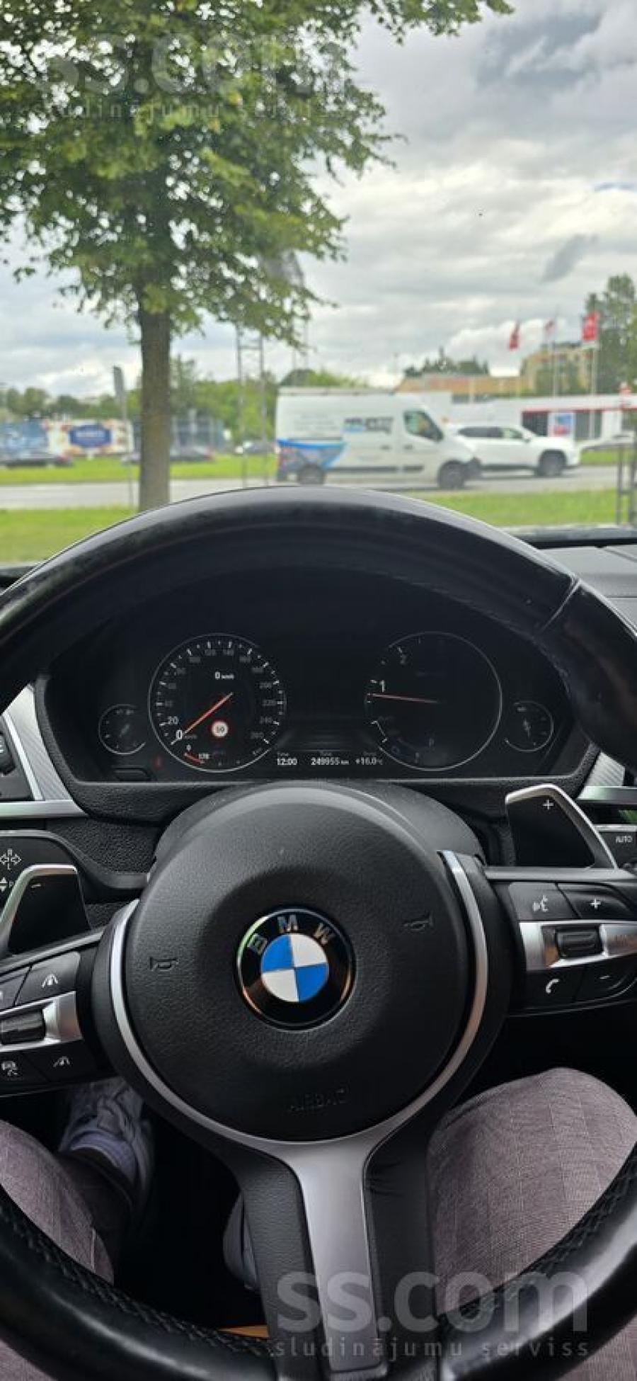 Grey BMW 330 2018 in Riga, with an engine capacity of 3.00 L and mileage of 256 thousand km for 16200 €, photo 8 on AUTOMOTO.COM.LV