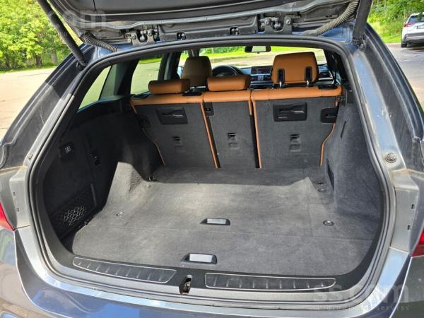 Grey BMW 330 2018 in Riga, with an engine capacity of 3.00 L and mileage of 260 thousand km for 14500 €, photo 6 on AUTOMOTO.COM.LV
