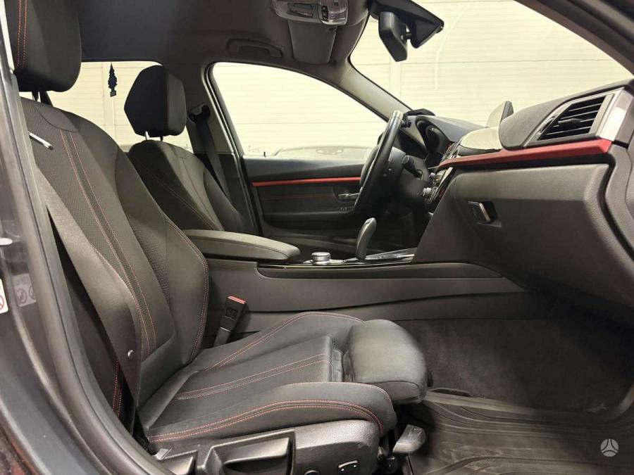 Pelēks BMW 330 2018 Viļņa, ar dzinēja tilpumu 2.00 L un nobraukumu 195 tūkst. km par 14500 €, foto 16 vietnē AUTOMOTO.COM.LV