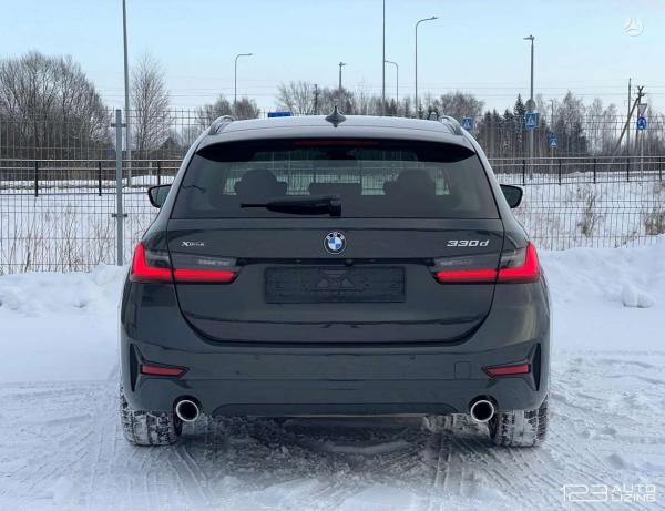 Grey BMW 330 2020 in Taurage, with an engine capacity of 3.00 L and mileage of 209 thousand km for 20900 €, photo 9 on AUTOMOTO.COM.LV