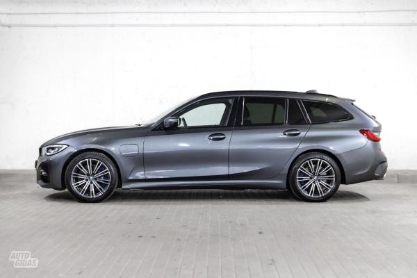 Pelēks BMW 330 2020 Viļņa, ar dzinēja tilpumu 2.00 L un nobraukumu 131 tūkst. km par 28991 €, foto 4 vietnē AUTOMOTO.COM.LV