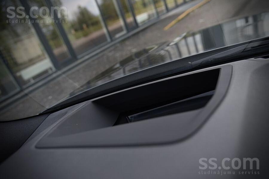 Grey BMW 330 2020 in Tukums, with an engine capacity of 3.00 L and mileage of 197 thousand km for 23990 €, photo 14 on AUTOMOTO.COM.LV