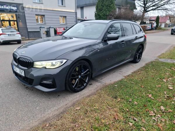 Grey BMW 330 2020 in Riga, with an engine capacity of 3.00 L and mileage of 157 thousand km for 28500 €, photo 2 on AUTOMOTO.COM.LV