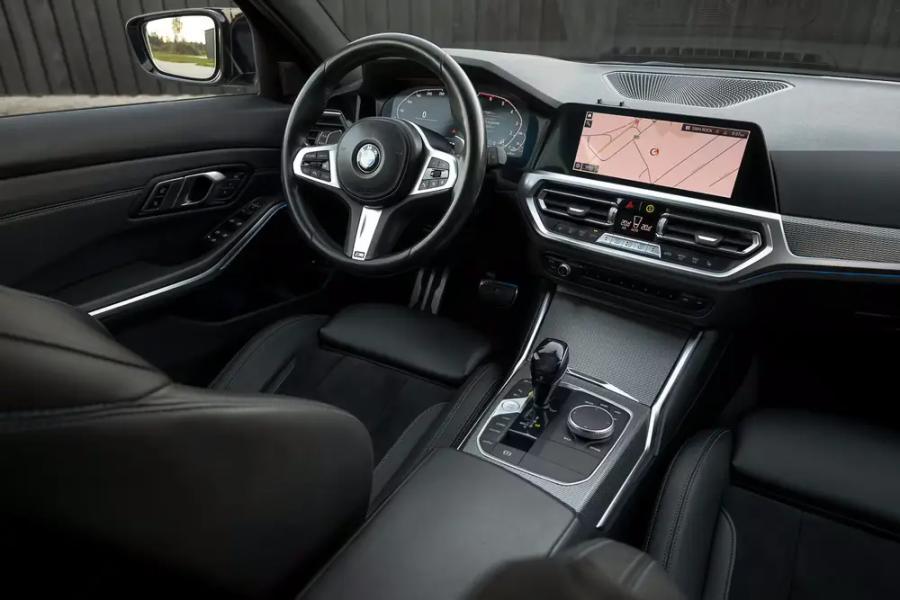 Pelēks BMW 330 2020 Jelgava, ar dzinēja tilpumu 2.00 L un nobraukumu 173 tūkst. km par 24000 €, foto 10 vietnē AUTOMOTO.COM.LV