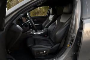 Pelēks BMW 330 2020 Jelgava, ar dzinēja tilpumu 2.00 L un nobraukumu 173 tūkst. km par 24000 €, foto 13 vietnē AUTOMOTO.COM.LV