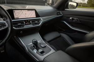 Pelēks BMW 330 2020 Jelgava, ar dzinēja tilpumu 2.00 L un nobraukumu 173 tūkst. km par 24000 €, foto 16 vietnē AUTOMOTO.COM.LV