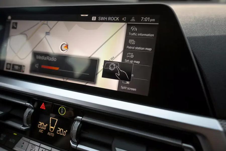 Pelēks BMW 330 2020 Jelgava, ar dzinēja tilpumu 2.00 L un nobraukumu 173 tūkst. km par 24000 €, foto 19 vietnē AUTOMOTO.COM.LV