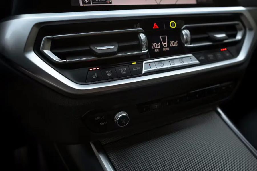 Pelēks BMW 330 2020 Jelgava, ar dzinēja tilpumu 2.00 L un nobraukumu 173 tūkst. km par 24000 €, foto 20 vietnē AUTOMOTO.COM.LV