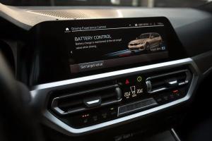 Pelēks BMW 330 2020 Jelgava, ar dzinēja tilpumu 2.00 L un nobraukumu 173 tūkst. km par 24000 €, foto 22 vietnē AUTOMOTO.COM.LV