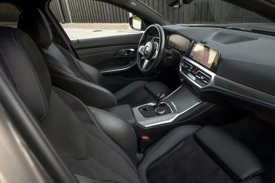 Pelēks BMW 330 2020 Jelgava, ar dzinēja tilpumu 2.00 L un nobraukumu 173 tūkst. km par 24000 €, foto 25 vietnē AUTOMOTO.COM.LV