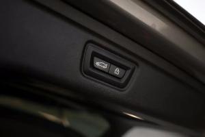 Pelēks BMW 330 2020 Jelgava, ar dzinēja tilpumu 2.00 L un nobraukumu 173 tūkst. km par 24000 €, foto 30 vietnē AUTOMOTO.COM.LV