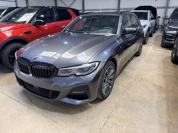 Pelēks BMW 330 2020 Rīga, ar dzinēja tilpumu 2.00 L un nobraukumu 125 tūkst. km par 25995 €, foto  vietnē AUTOMOTO.COM.LV