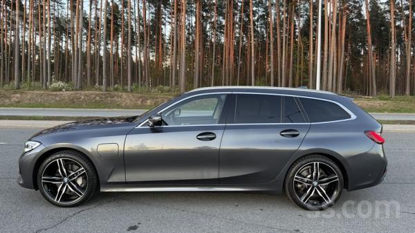 Pelēks BMW 330 2020 Rīga, ar dzinēja tilpumu 2.00 L un nobraukumu 145 tūkst. km par 23000 €, foto 4 vietnē AUTOMOTO.COM.LV