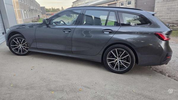 Grey BMW 330 2020 in Telschi, with an engine capacity of 2.99 L and mileage of 218 thousand km for 19900 €, photo 3 on AUTOMOTO.COM.LV