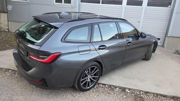 Grey BMW 330 2020 in Telschi, with an engine capacity of 2.99 L and mileage of 218 thousand km for 19900 €, photo 5 on AUTOMOTO.COM.LV