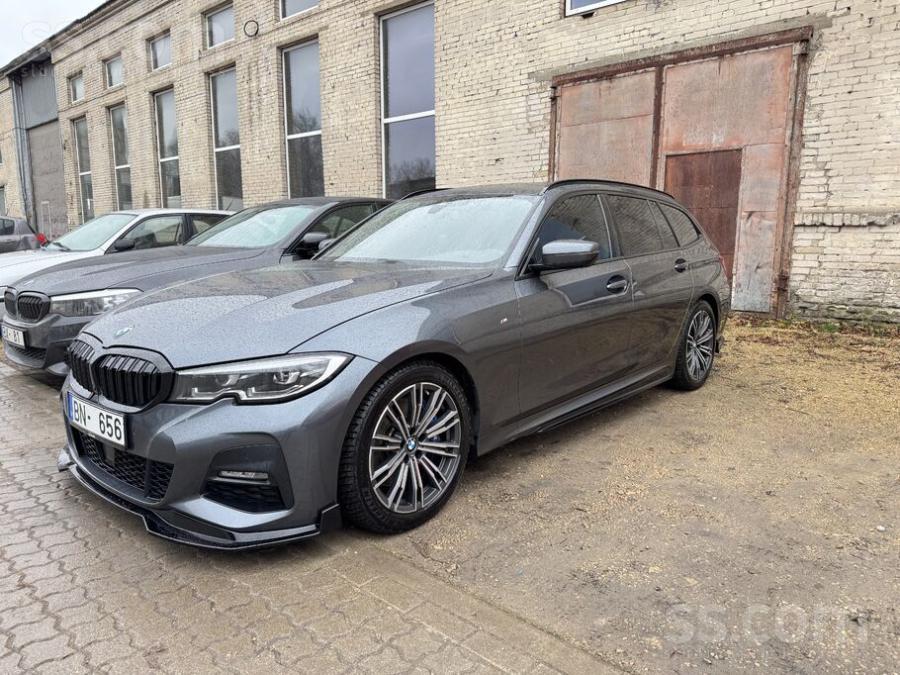 Grey BMW 330 2021 in Riga, with an engine capacity of 3.00 L and mileage of 248 thousand km for 25000 €, photo 6 on AUTOMOTO.COM.LV
