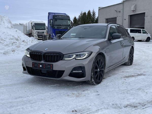 Pelēks BMW 330 2021 Biržai, ar dzinēja tilpumu 2.00 L un nobraukumu 80 tūkst. km par 23900 €, foto 2 vietnē AUTOMOTO.COM.LV