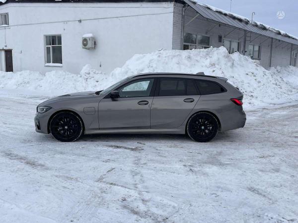 Pelēks BMW 330 2021 Biržai, ar dzinēja tilpumu 2.00 L un nobraukumu 80 tūkst. km par 23900 €, foto 4 vietnē AUTOMOTO.COM.LV