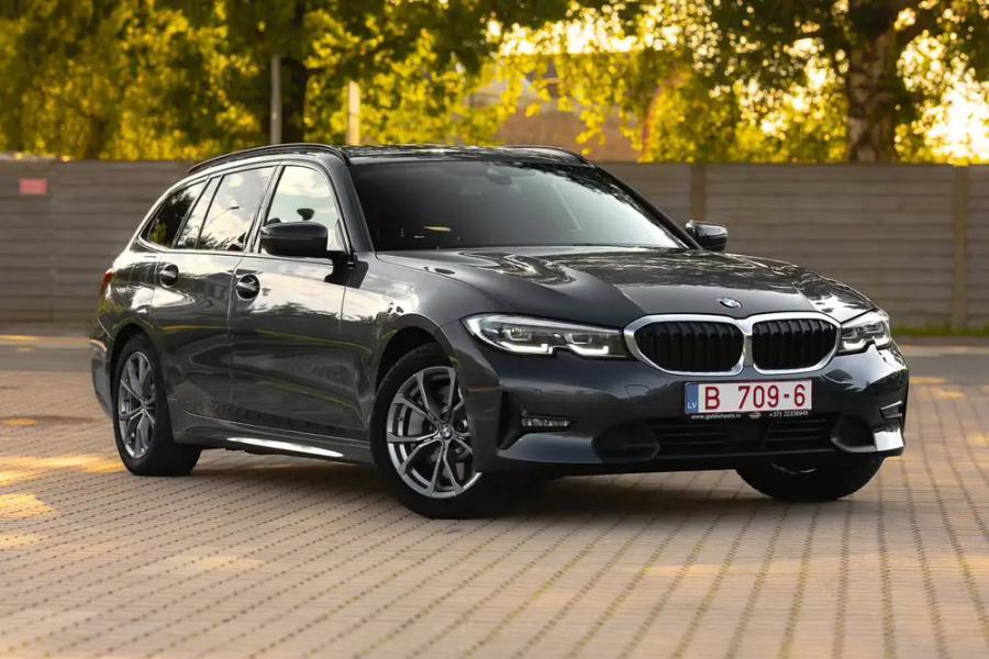 Grey BMW 330 2021 in Jelgava, with an engine capacity of 2.00 L and mileage of 171 thousand km for 18000 €, photo 3 on AUTOMOTO.COM.LV