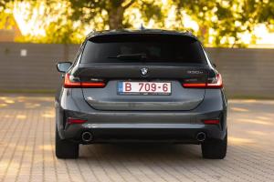 Grey BMW 330 2021 in Jelgava, with an engine capacity of 2.00 L and mileage of 171 thousand km for 18000 €, photo 7 on AUTOMOTO.COM.LV
