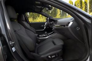 Grey BMW 330 2021 in Jelgava, with an engine capacity of 2.00 L and mileage of 171 thousand km for 18000 €, photo 14 on AUTOMOTO.COM.LV
