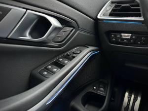 Pelēks BMW 330 2021 Jelgava, ar dzinēja tilpumu 2.00 L un nobraukumu 189 tūkst. km par 21950 €, foto 18 vietnē AUTOMOTO.COM.LV