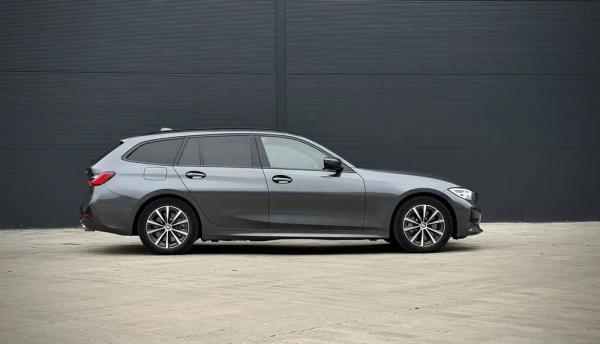 Grey BMW 330 2021 in Riga, with an engine capacity of 2.00 L and mileage of 154 thousand km for 22495 €, photo 5 on AUTOMOTO.COM.LV