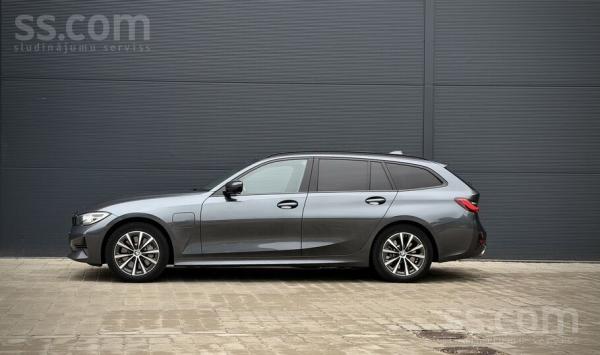 Grey BMW 330 2021 in Riga, with an engine capacity of 2.00 L and mileage of 154 thousand km for 22495 €, photo 2 on AUTOMOTO.COM.LV