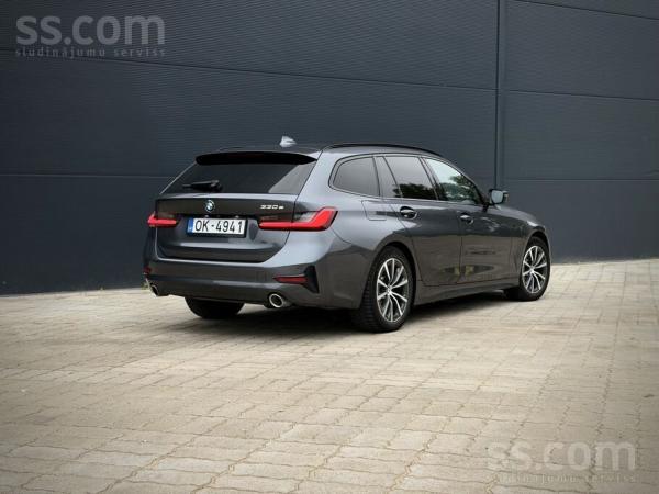 Grey BMW 330 2021 in Riga, with an engine capacity of 2.00 L and mileage of 154 thousand km for 22495 €, photo 6 on AUTOMOTO.COM.LV