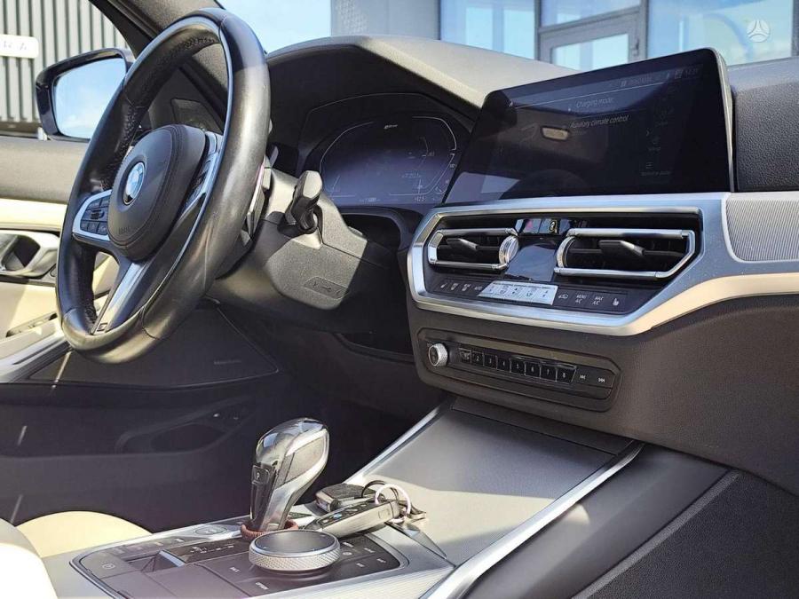 Grey BMW 330 2021 in Siauliai, with an engine capacity of 2.00 L and mileage of 117 thousand km for 24300 €, photo 16 on AUTOMOTO.COM.LV