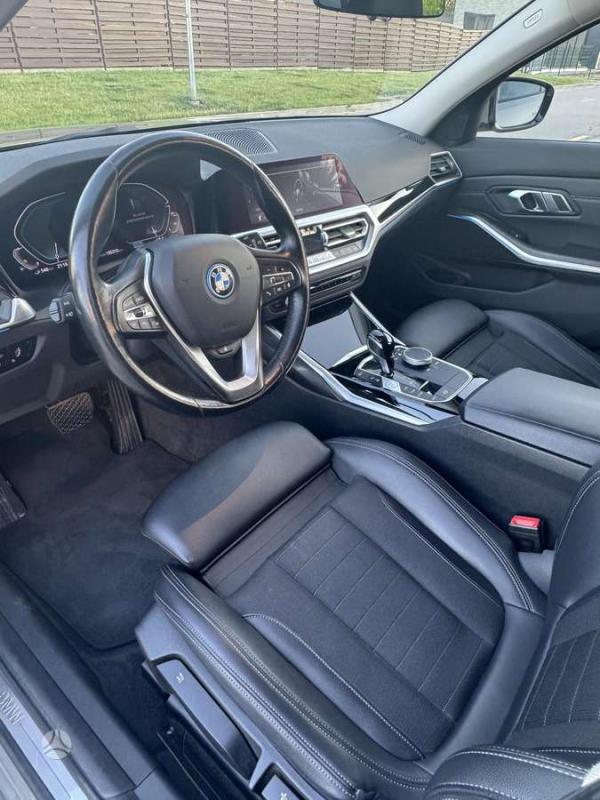 Grey BMW 330 2021 in Kaunas, with an engine capacity of 2.00 L and mileage of 197 thousand km for 18800 €, photo 10 on AUTOMOTO.COM.LV