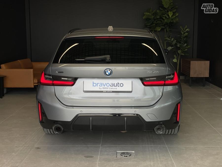Grey BMW 330 2022 in Klaipeda, with an engine capacity of 2.00 L and mileage of 87 thousand km for 35854 €, photo 6 on AUTOMOTO.COM.LV