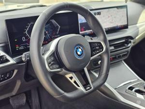 Pelēks BMW 330 2024 Šauļi, ar dzinēja tilpumu 2.00 L un nobraukumu 35 tūkst. km par 35900 €, foto 7 vietnē AUTOMOTO.COM.LV