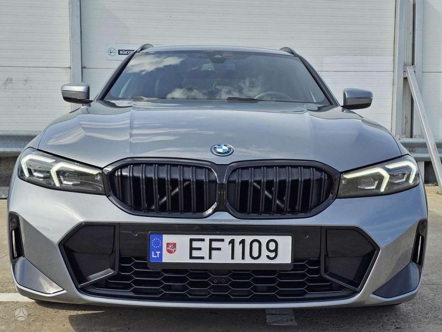 Grey BMW 330 2024 in Siauliai, with an engine capacity of 2.00 L and mileage of 35 thousand km for 35900 €, photo 9 on AUTOMOTO.COM.LV