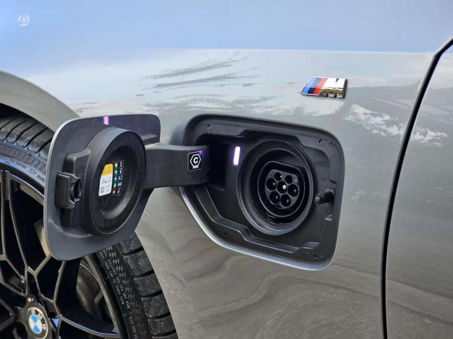 Grey BMW 330 2024 in Siauliai, with an engine capacity of 2.00 L and mileage of 35 thousand km for 35900 €, photo 25 on AUTOMOTO.COM.LV