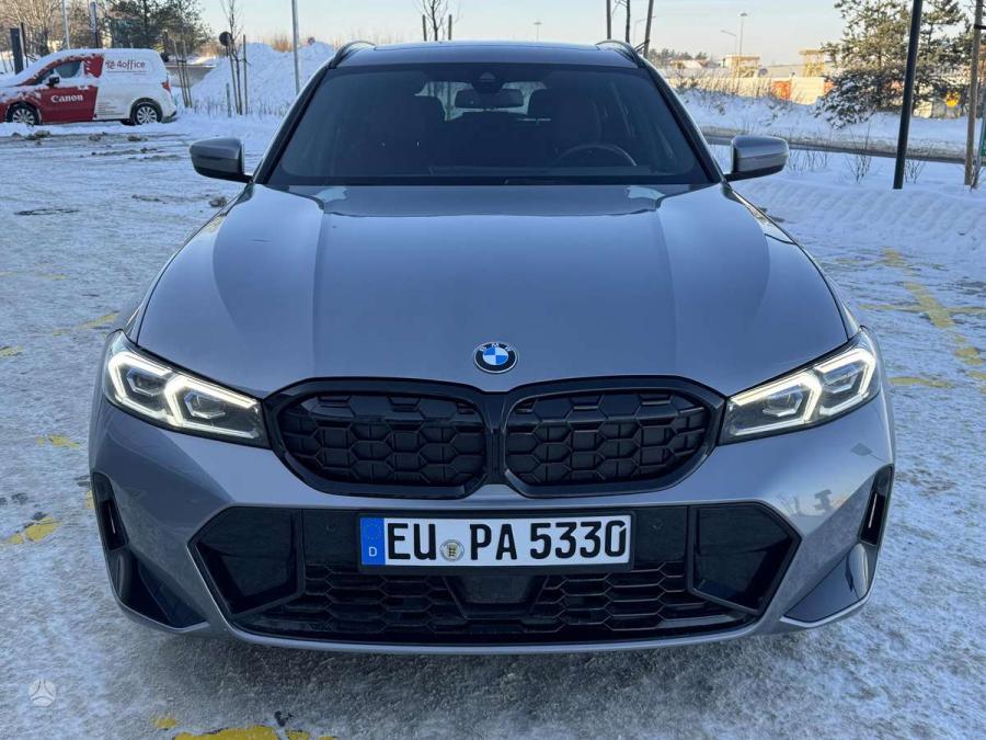 Pelēks BMW 330 2025 Viļņa, ar dzinēja tilpumu 2.99 L un nobraukumu 23 tūkst. km par 43439 €, foto 1 vietnē AUTOMOTO.COM.LV