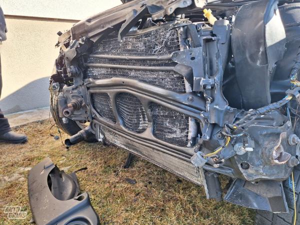 BMW 330 2001 Viļņa, ar dzinēja tilpumu 3.00 L un nobraukumu 30 tūkst. km par 800 €, foto 3 vietnē AUTOMOTO.COM.LV