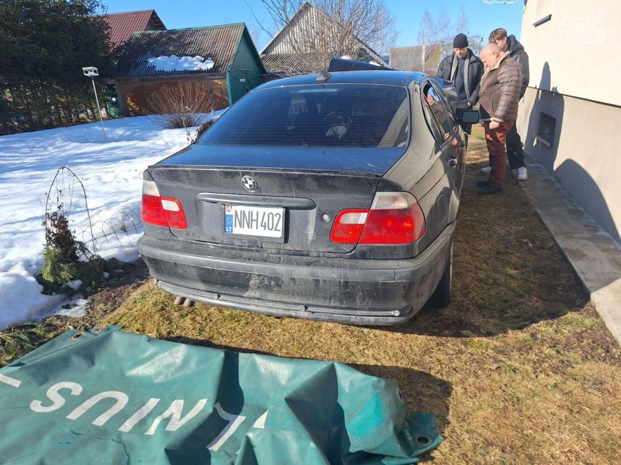 BMW 330 2001 in Vilnius, with an engine capacity of 3.00 L and mileage of 30 thousand km for 999 €, photo 10 on AUTOMOTO.COM.LV