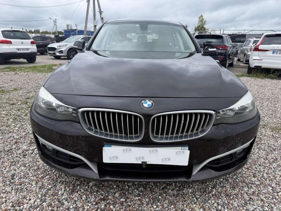 BMW 330 2014 in Kaunas, with an engine capacity of 3.00 L and mileage of 333 thousand km for 6999 €, photo 1 on AUTOMOTO.COM.LV