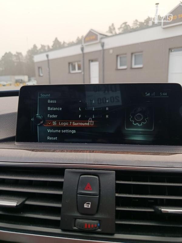 BMW 330 2017 in Raseiniai, with an engine capacity of 3.00 L and mileage of 128 thousand km for 7000 €, photo 4 on AUTOMOTO.COM.LV